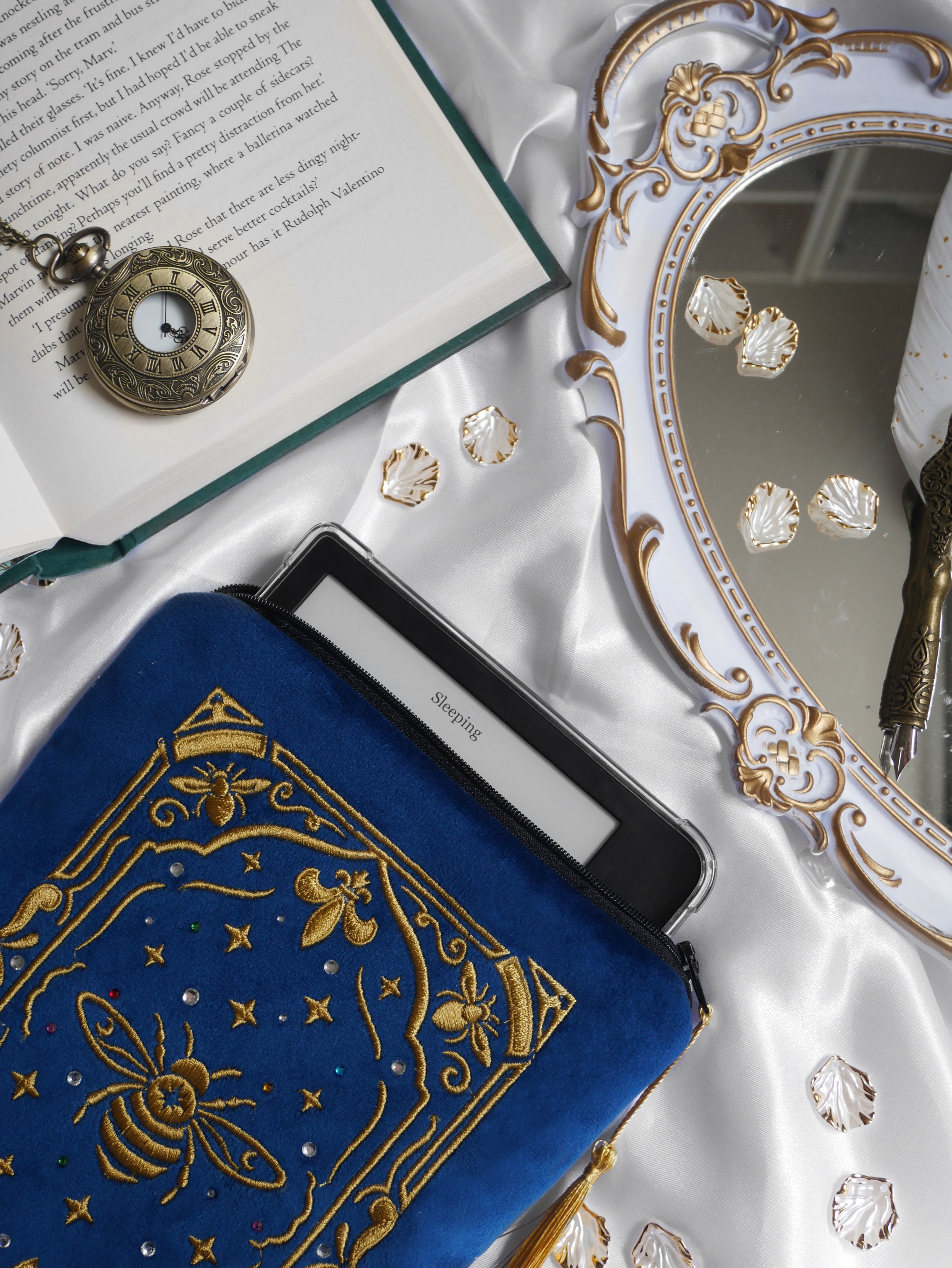 Bookish & E-Reader Accessories – Liberloom